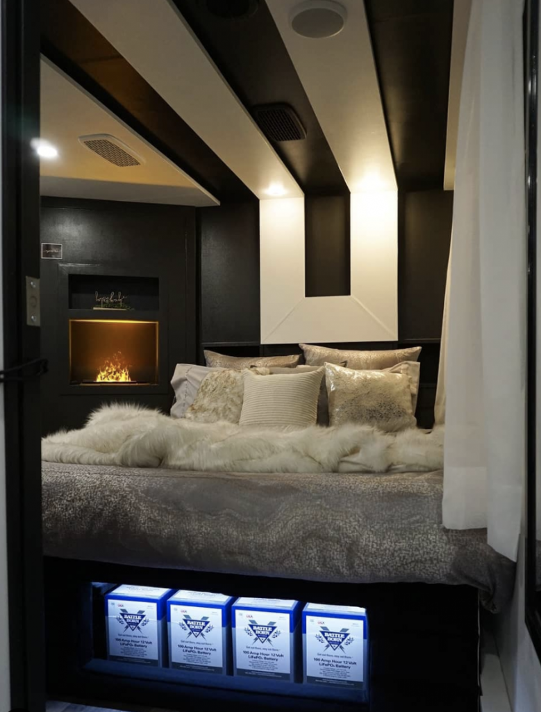 Who Is The Flipping Nomad? - Nomadic News