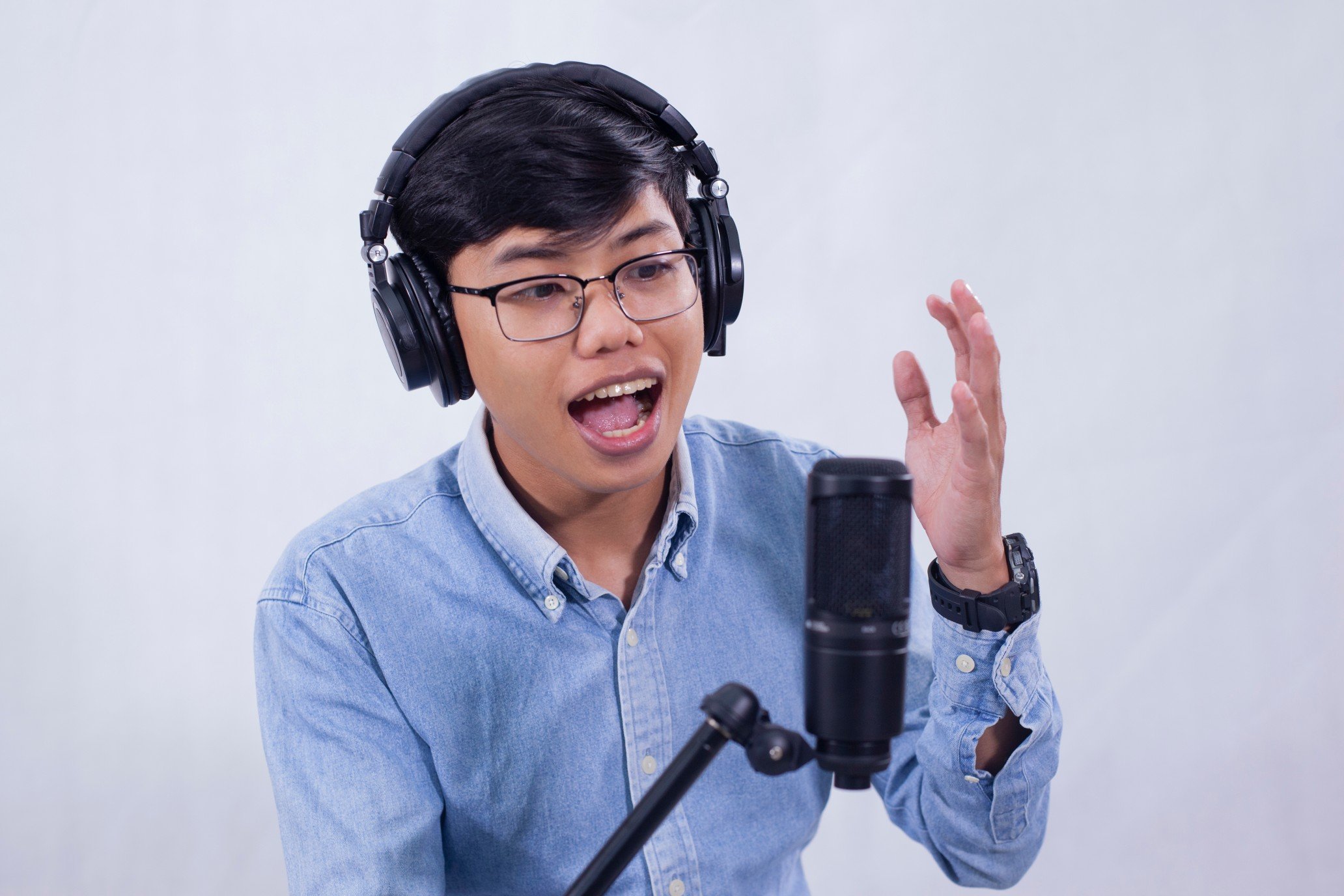 5 Best RV Podcasts You Need To Listen To - Nomadic News