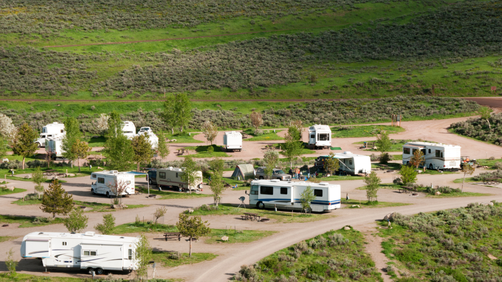 How to Deal With Rude Campground Neighbors - Nomadic News