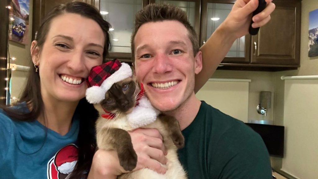 Who Are Happily Ever Hanks? - Nomadic News