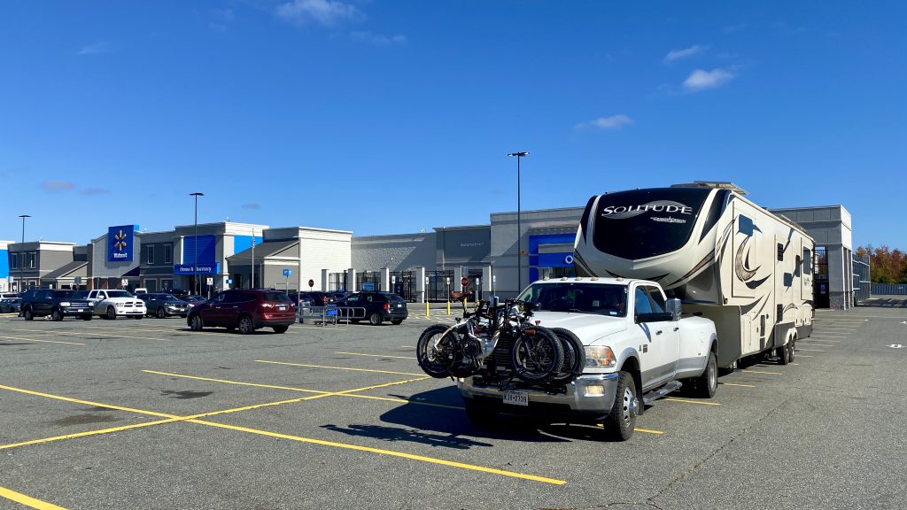 Exactly How to Overnight Park at Walmart - Nomadic News